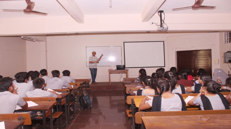 Eee Ieee Sjec Lecture On Applications Of Fourier And Z Transforms